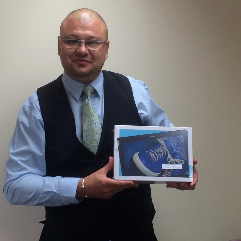 Lenovo tablet prize-13.6.16 - Herongate Wood